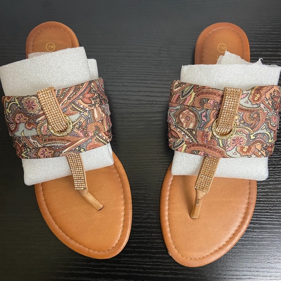 Palms | Shoes | Womens Palms Peach Gold Paisley Print Sandal 1 | Poshmark